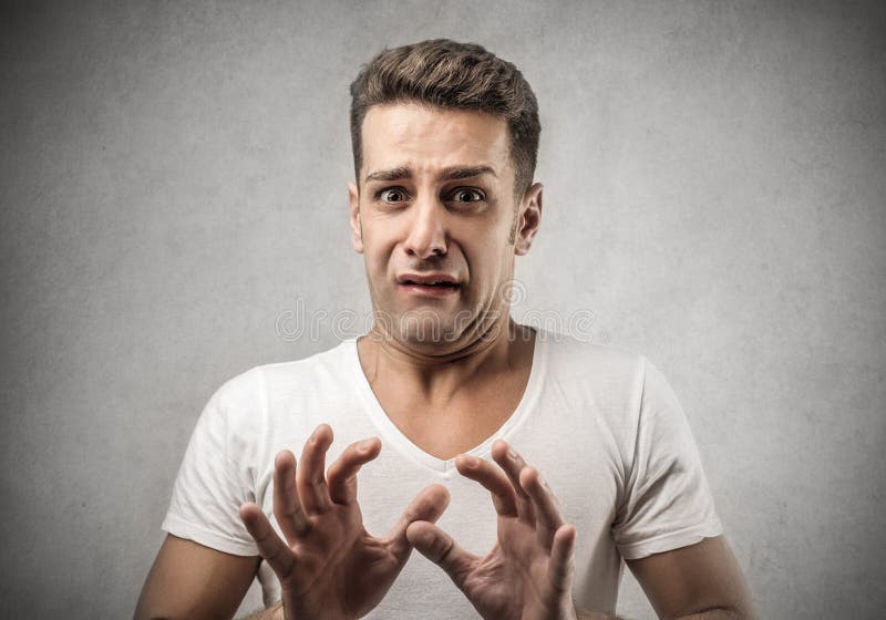 Homem assustado imagem de stock. Imagem de menino, medo - 37078309