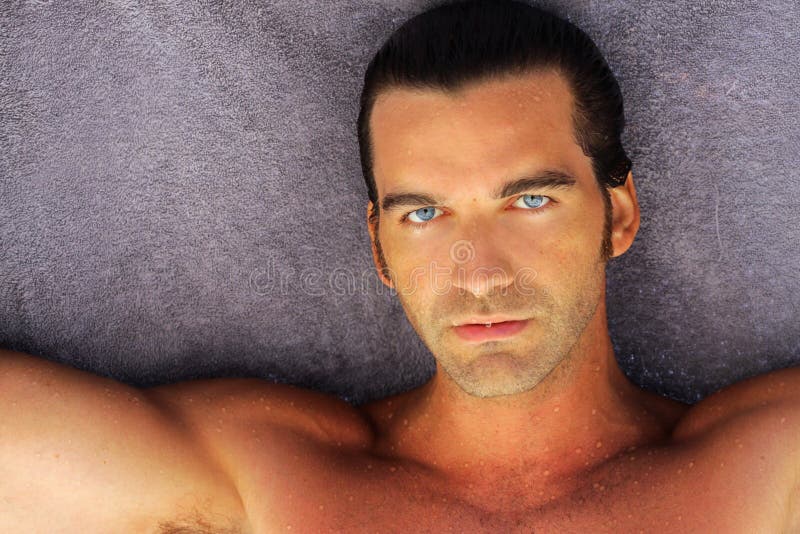 Homem bonito foto de stock. Imagem de datar, sensual - 15864576