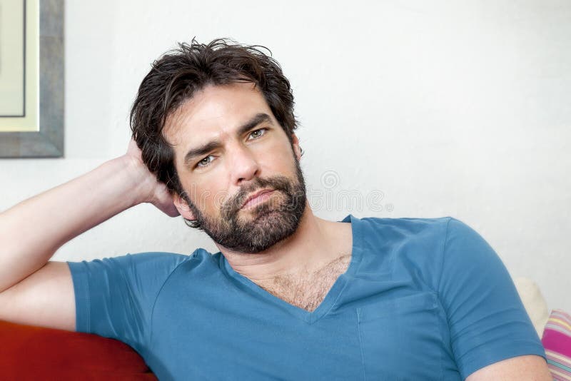 Homem com barba foto de stock. Imagem de envelhecido - 26669280