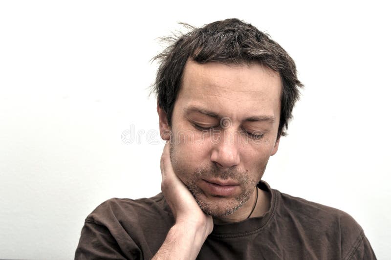 Homem Com a Cara Inchada Que Sofre Da Dor De Dente Foto de Stock ...