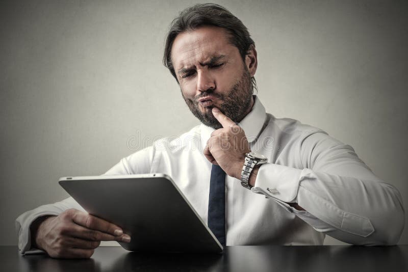 Homem indeciso imagem de stock. Imagem de bonito, adulto - 55143471