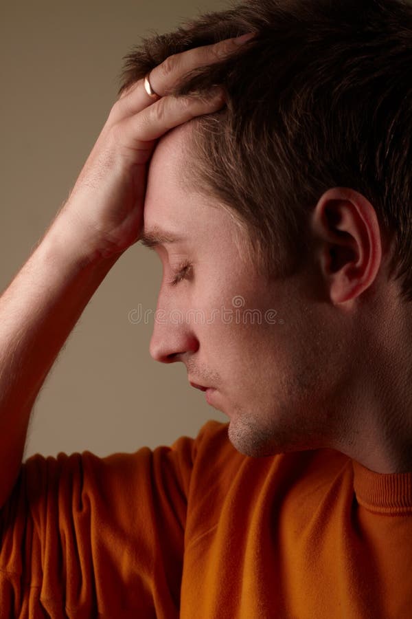 Homem deprimido imagem de stock. Imagem de problema, retrato - 13405573