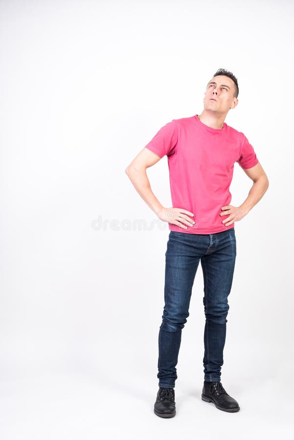 Homem desconfiado foto de stock. Imagem de completamente - 178685084