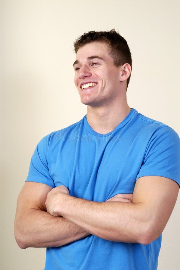 Homem feliz imagem de stock. Imagem de ocasional, ajuste - 700901