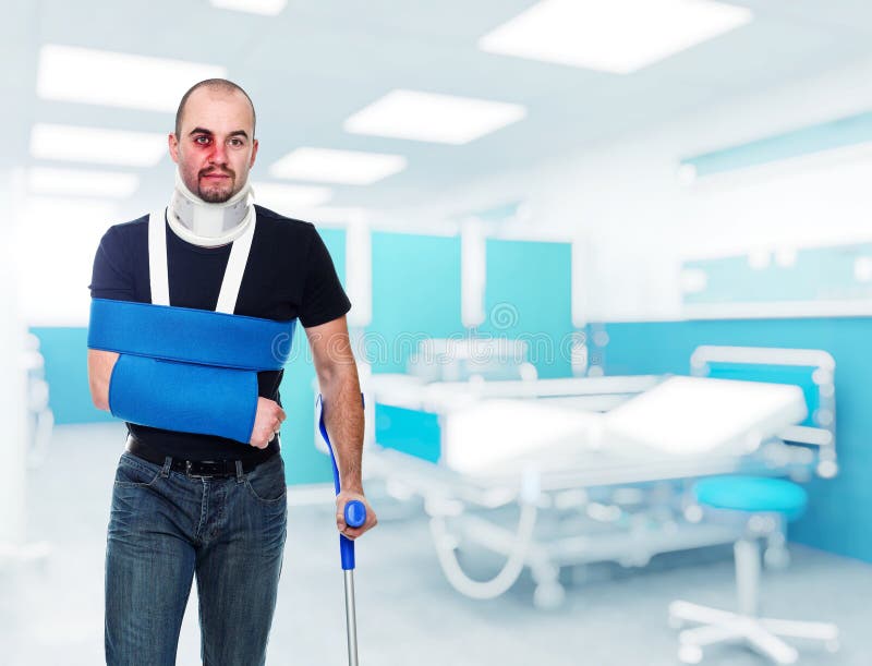 Homem Ferido Na Maca No Carro Da Ambulância Foto de Stock - Imagem de ...