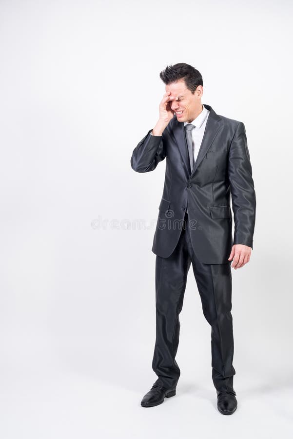 Homem ferido de terno foto de stock. Imagem de executivo - 178602042