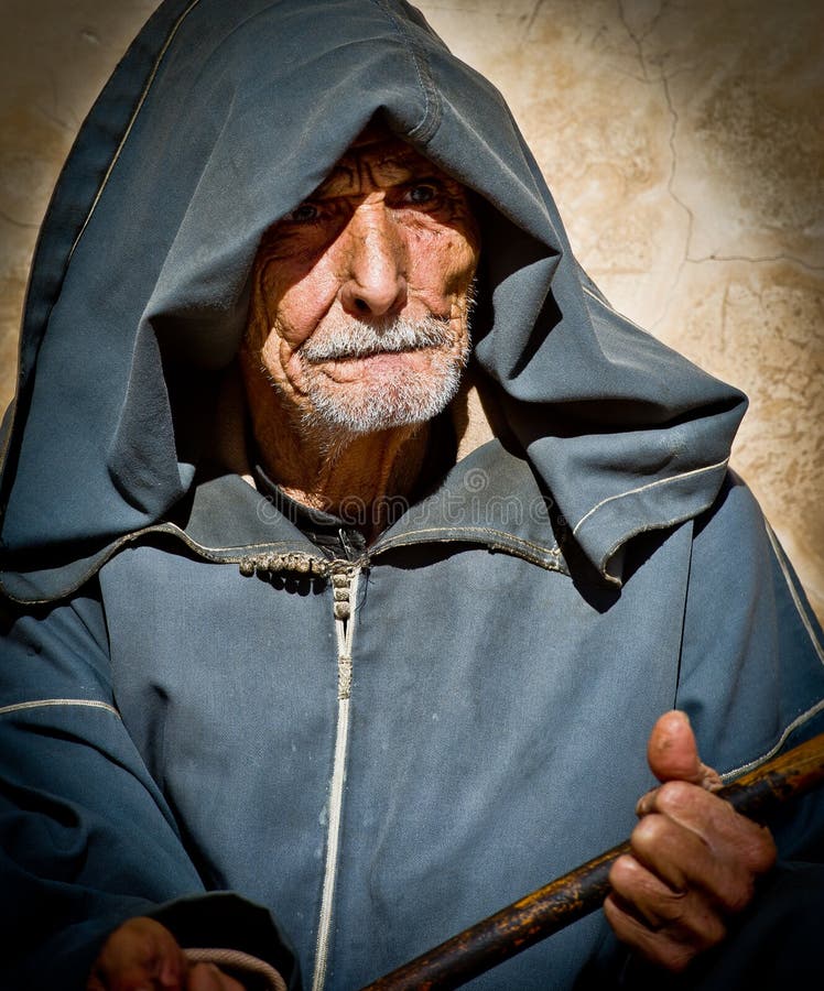 Retrato De Um Homem Libanês Idoso Que Toma Uma Sesta No Na Imagem de ...