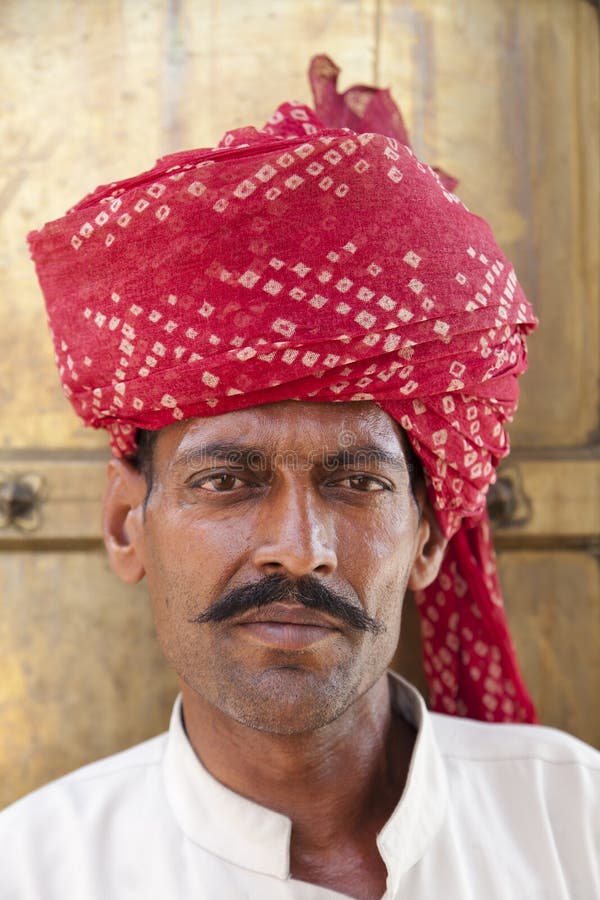 Homem indiano no turbante foto editorial. Imagem de homem - 25241851