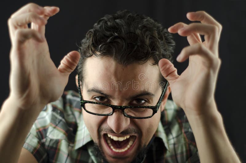 Homem irritado no preto imagem de stock. Imagem de modo - 26952073