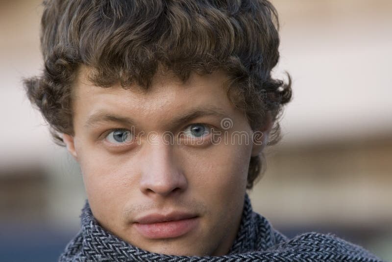 Homem Modelo Com Face Bonita Foto de Stock - Imagem de retrato, flerte ...