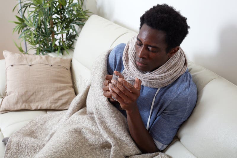 Homem negro doente imagem de stock. Imagem de africano - 84430467