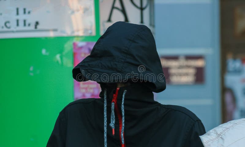 Homem com capuz foto de stock. Imagem de capuz, homem - 21640084