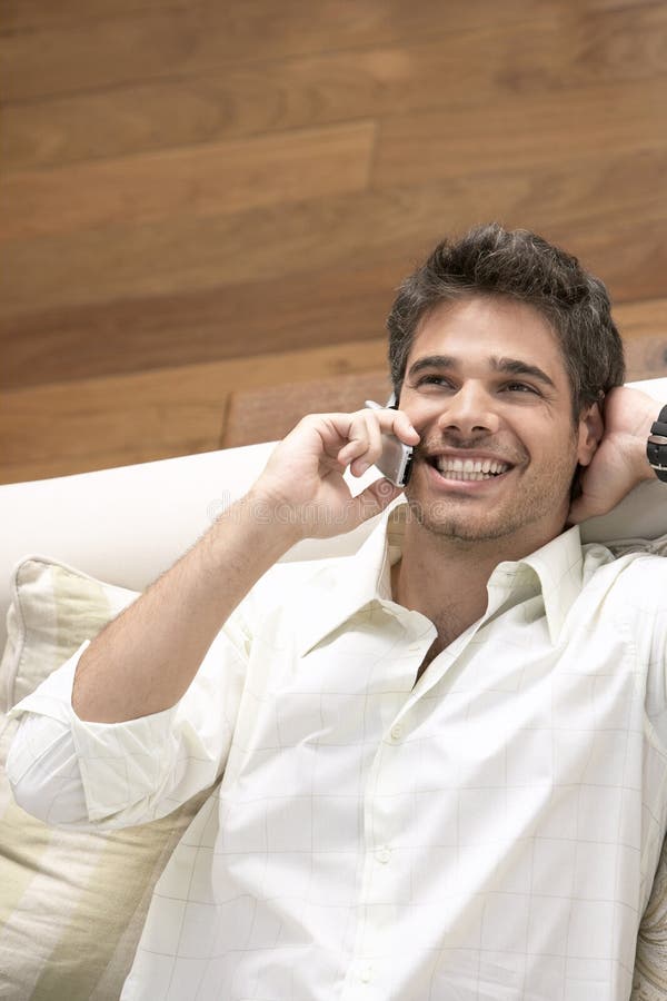 Homem no telefone imagem de stock. Imagem de wireless - 25467143