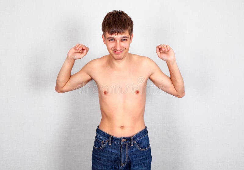 Homem Fraco Que Dobra Seus Músculos Foto de Stock - Imagem de roxo ...