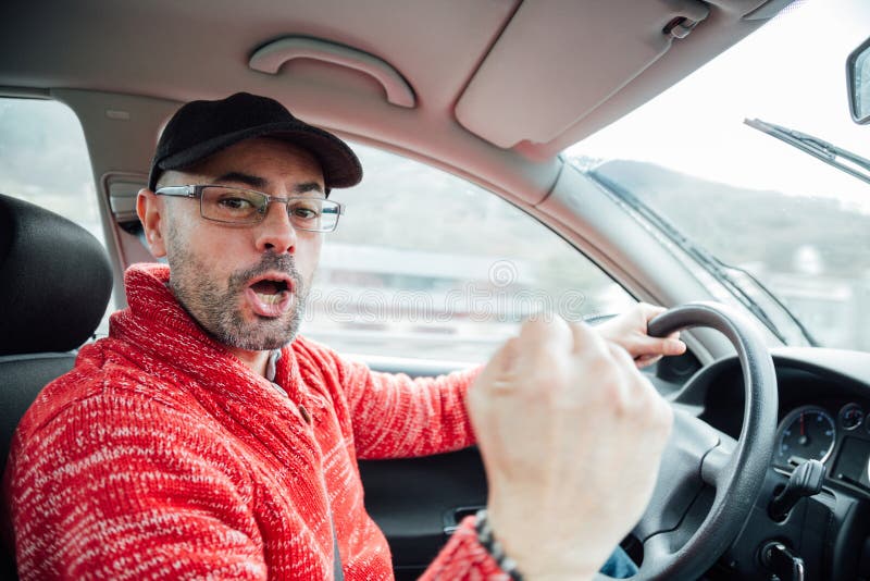 Homem Que Comemora Um Objetivo Ao Conduzir Imagem de Stock - Imagem de ...