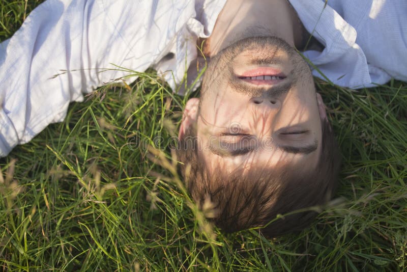 Homem no campo foto de stock. Imagem de agricultura, ativo - 19476378