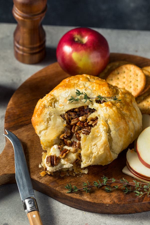 Homemade Baked Brie Puff Pastry Stock Image - Image of herbs, puff ...