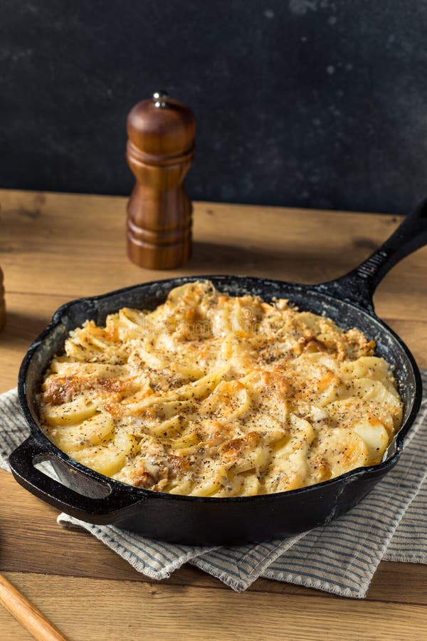 Homemade Cheesy Potatoes Gratin Stock Image - Image of dinner, golden ...
