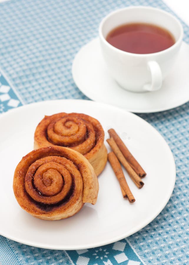 Homemade cinnamon rolls stock image. Image of spiral - 32191031