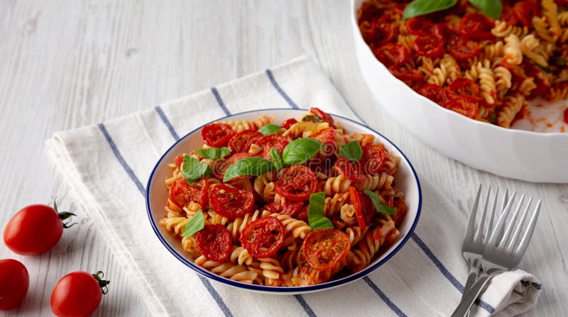Homemade Easy Tomato Basil Pasta Bake, Side View Stock Image - Image of ...