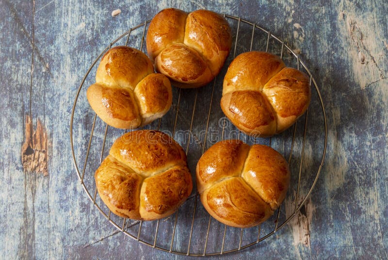 Homemade Fresh Bread Cluster Buns Stock Photo - Image of buns, gold ...