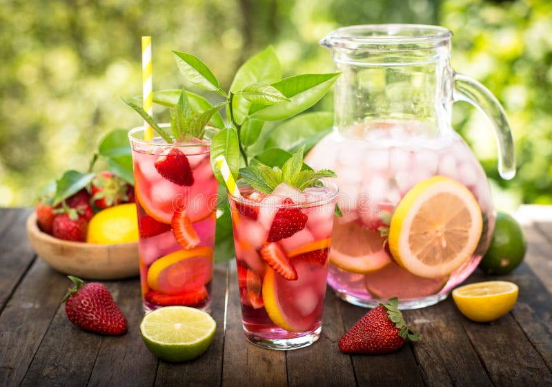 Homemade Fresh Pink Lemonade Stock Image - Image of mint, glass: 70406523