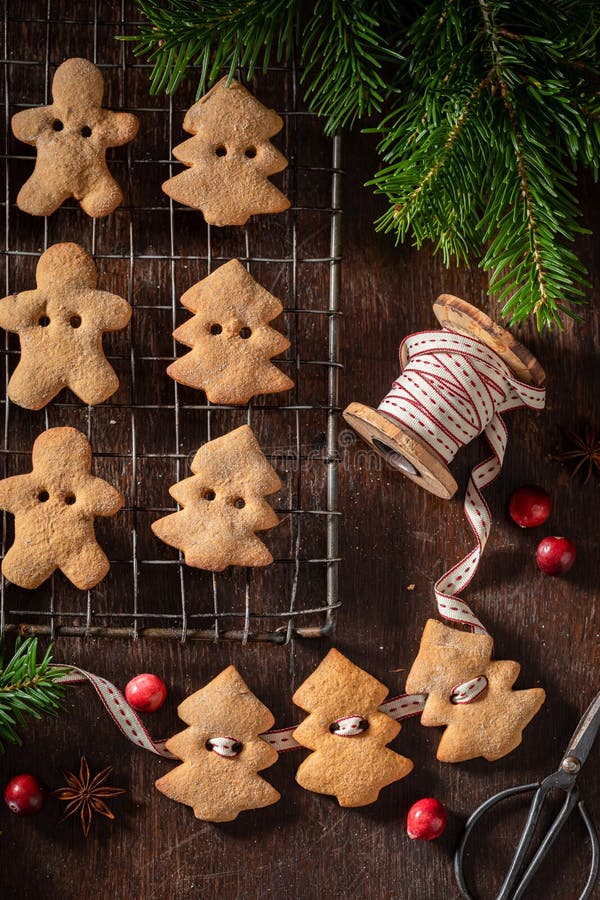 Homemade Gingerbread Cookie Chain for Christmas Tree Stock Image ...