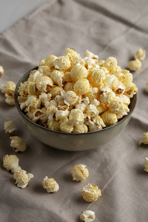 Homemade Kettle Corn Popcorn in a Bowl, Side View Stock Image - Image ...