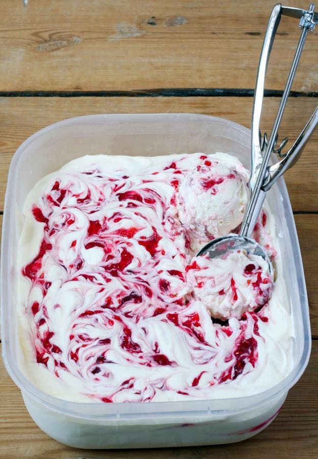 Homemade Raspberry Ice Cream Stock Photo - Image of cold, frozen: 32261980