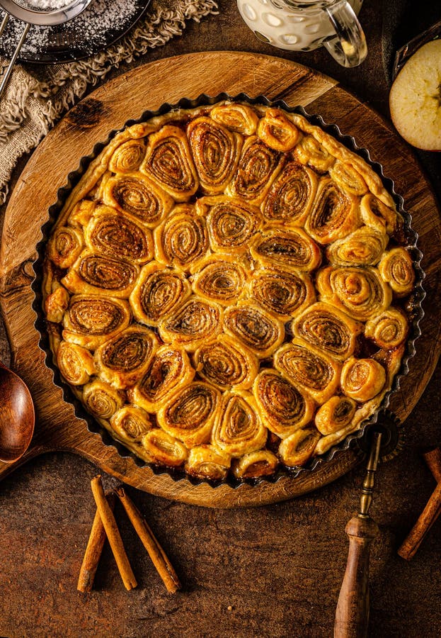 Homemade rustic apple pie stock image. Image of piece - 177865573