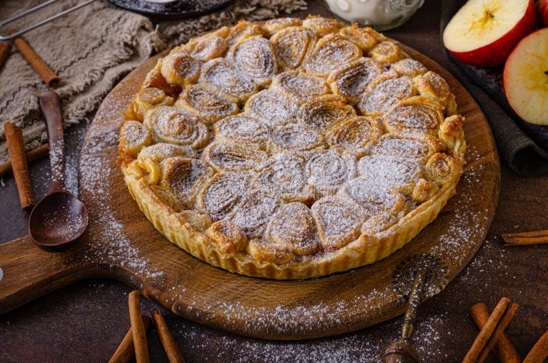 Homemade rustic apple pie stock image. Image of crust - 177867761