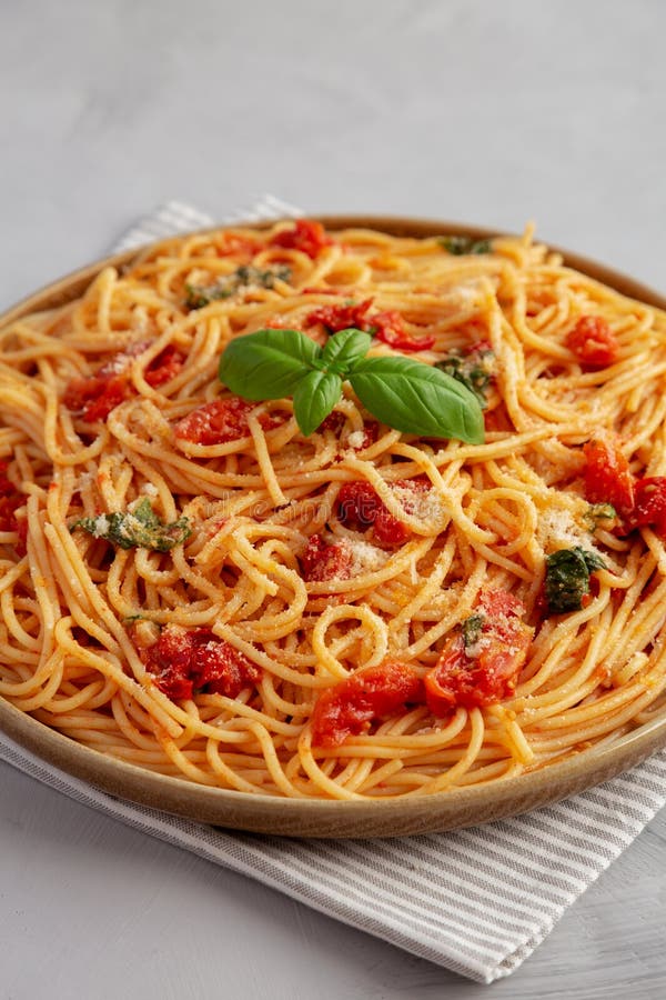 Homemade Spaghetti with Fresh Tomato Sauce on a Plate, Side View Stock ...