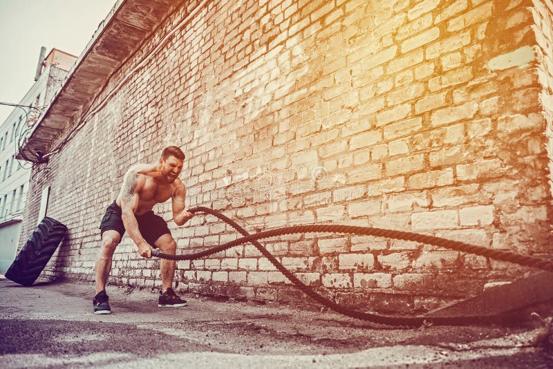 Homens Com Corda, Treinamento Funcional Imagem de Stock - Imagem de ...