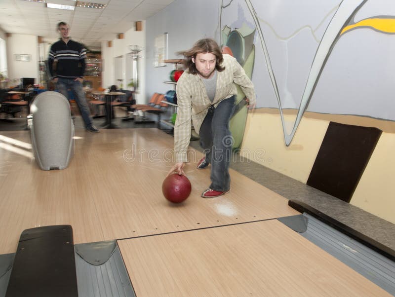 Homens rolando imagem de stock. Imagem de esporte, homens - 28165387