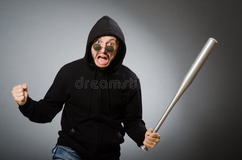Homme Agressif Avec La Batte Basebal Photo stock - Image du agressif ...
