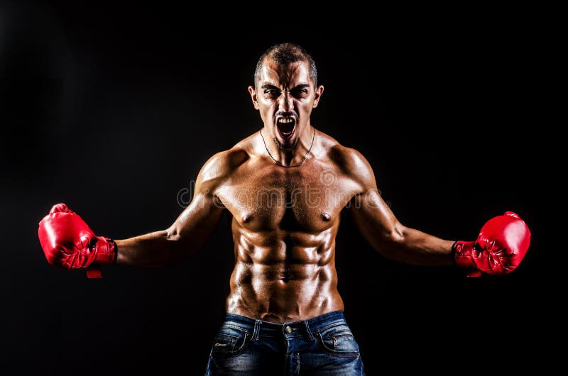 Jeune Boxeur Beau Sans Chemise Avec Des Gants De Boxe Image stock ...