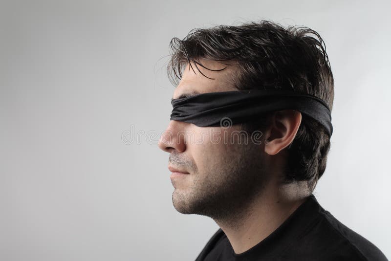 Homme Bandé Les Yeux Photo Stock Image Du Noir Bande 24768548