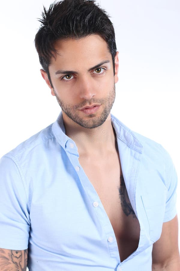 Homme Brun Bel Utilisant Une Chemise Bleue Image stock - Image du blanc ... Homme Brun Bel Utilisant Une Chemise Bleue Image stock - Image du blanc ...