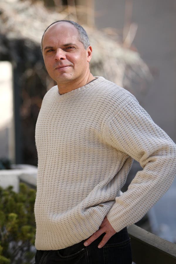 Homme caucasien photo stock. Image du attrayant, gras - 4144430