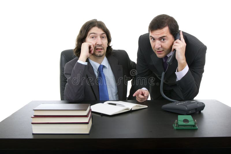 Homme D'affaires Deux S'asseyant Au Bureau Photo stock - Image du ... Homme D'affaires Deux S'asseyant Au Bureau Photo stock - Image du ...