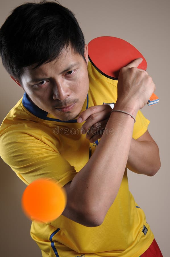 Bille De Ping-pong De Coup De Joueur De Ping-pong Image stock - Image ...