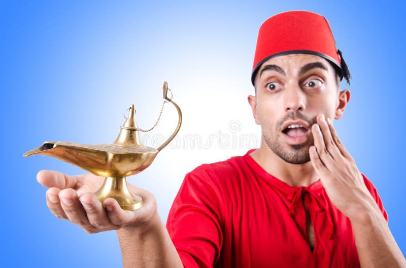 Homme De Turc Avec La Lampe Image stock - Image of rouge, capuchon ...