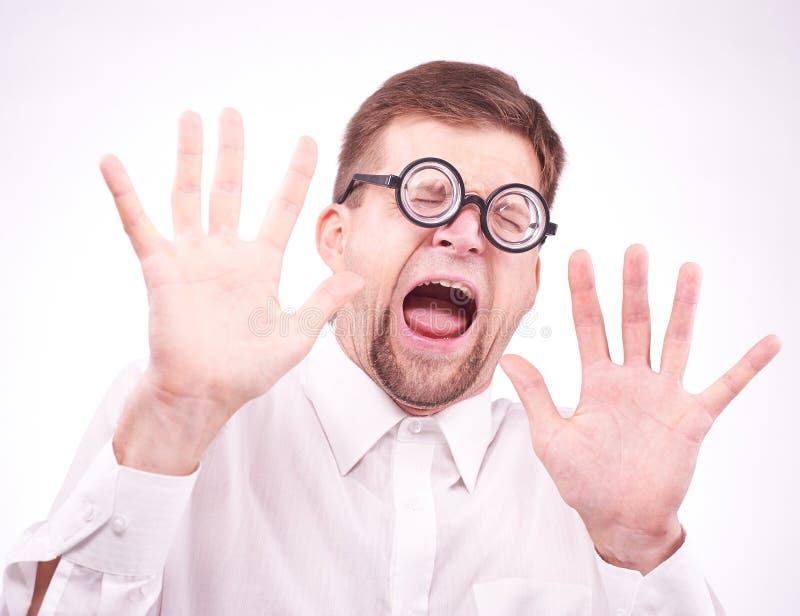 Homme effrayé en verres image stock. Image of panique - 43059155