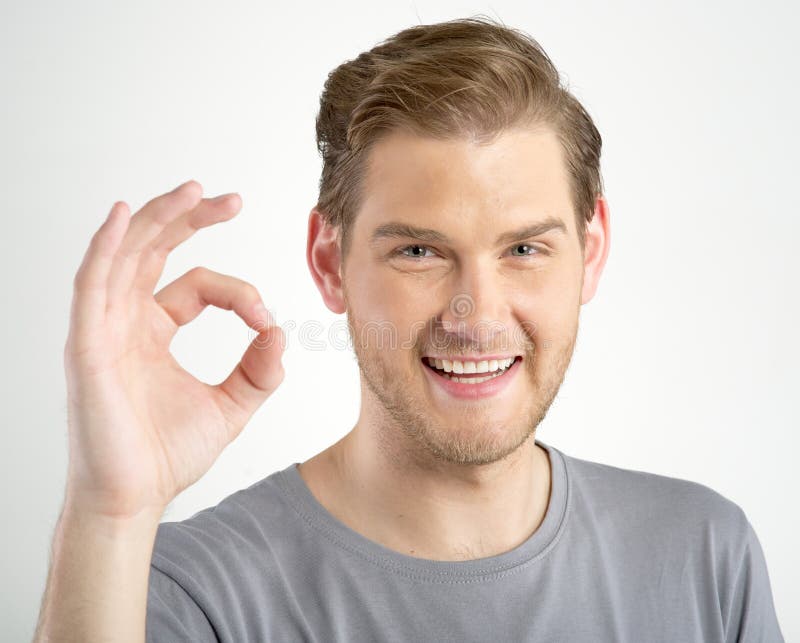 Homme Faisant Des Gestes Le Signe CORRECT Image stock - Image du homme ...