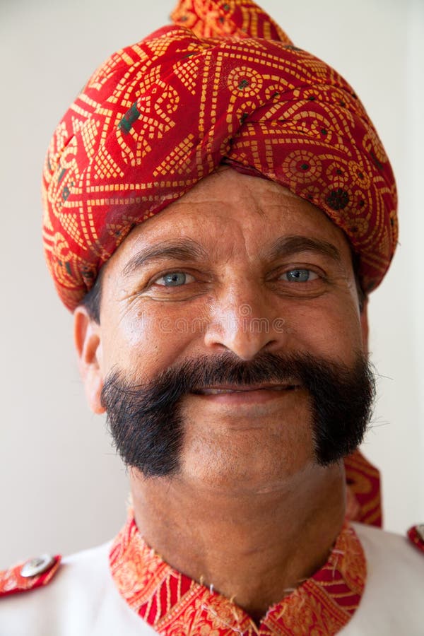 Homme Indien Avec La Moustache De Guidon Photographie éditorial - Image ...