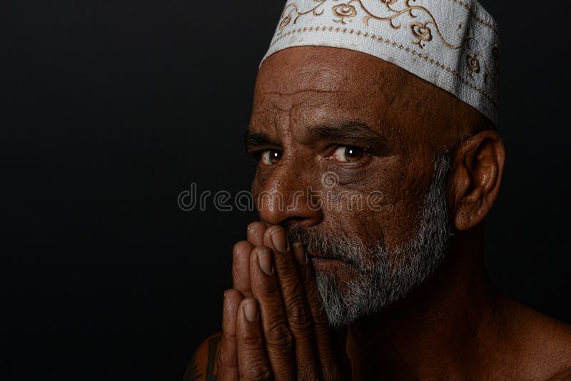 Homme spirituel image stock. Image du inquiété, aîné - 15672645