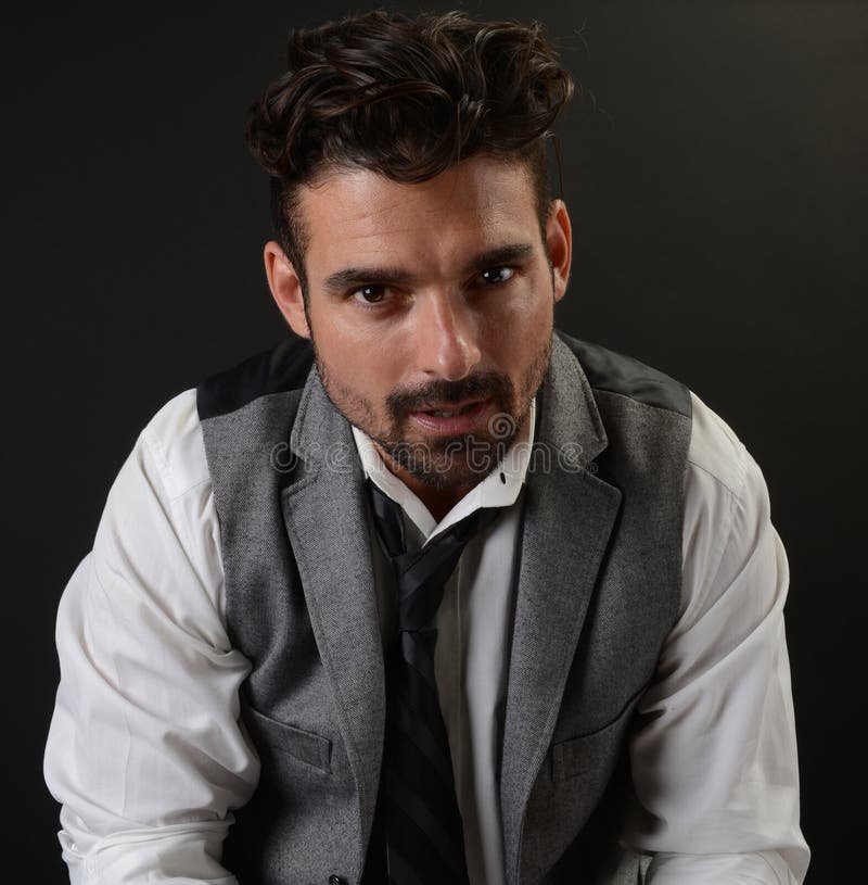 Homme italien bel photo stock. Image du mignon, confiant - 46488160