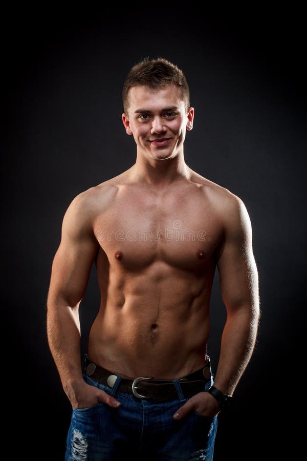 Homme macho image stock. Image du beauté, muscle, homme - 37980035