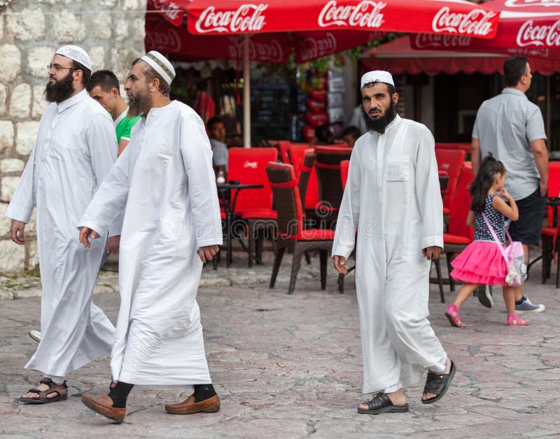 Hommes musulmans image stock éditorial. Image du ethnique - 36974369