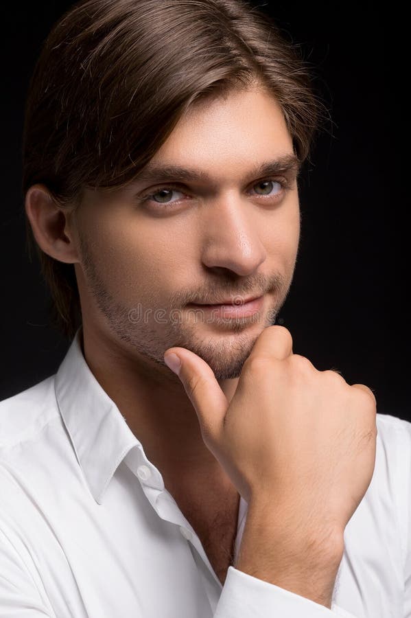 Hommes réfléchis. image stock. Image du homme, gris, cheveu - 33528963